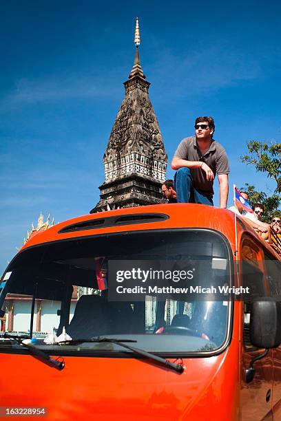 Kneeling Bus Photos And Premium High Res Pictures Getty Images