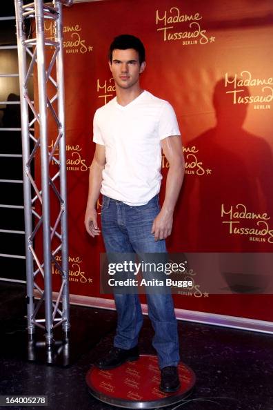 The Taylor Lautner wax figure unveiled at Madame Tussaud Berlin on ... The Taylor Lautner wax figure unveiled at Madame Tussaud Berlin on ...