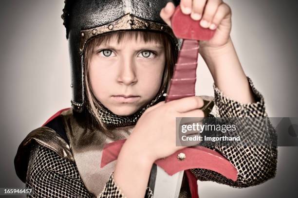 Girl Armor Fotografías E Imágenes De Stock Getty Images