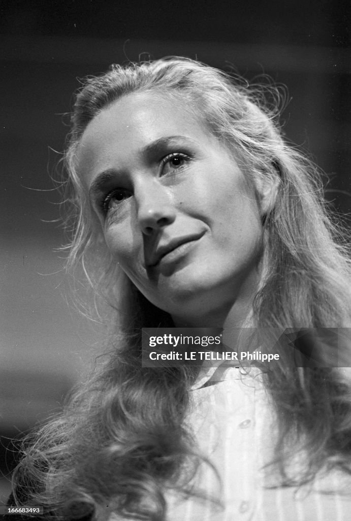 Brigitte Fossey In Slag By David Hare At The Michel Theater Le 18 News Photo Getty Images