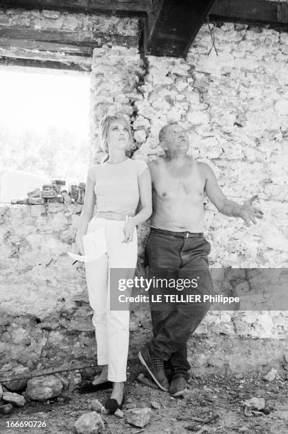 Richard Fontaine Photos And Premium High Res Pictures Getty Images
