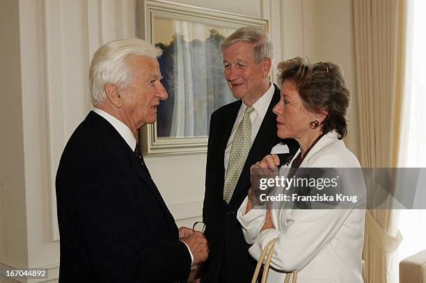 21 Wendy Luers Photos And High Res Pictures Getty Images