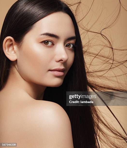 Long Hair Model Plain Background Fotografías E Imágenes De Stock