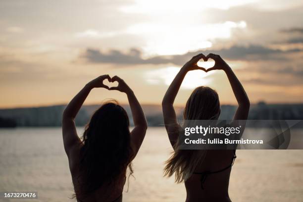Female Figure Silhouette Photos and Premium High Res Pictures - Getty ... Female Figure Silhouette Photos and Premium High Res Pictures - Getty ...