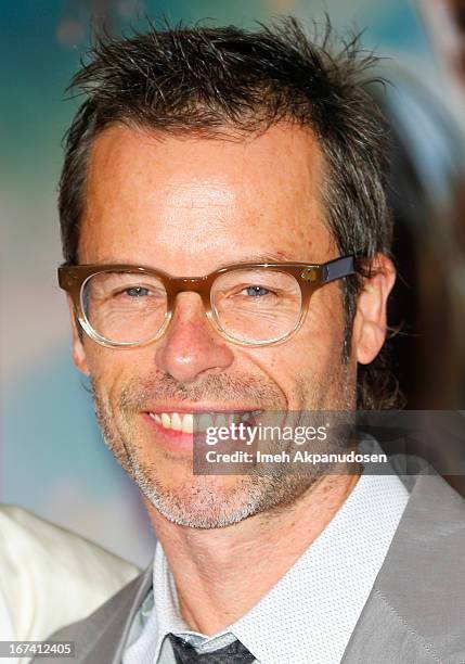Premiere Of Walt Disney Pictures Iron Man 3 Arrivals Photos And Premium High Res Pictures