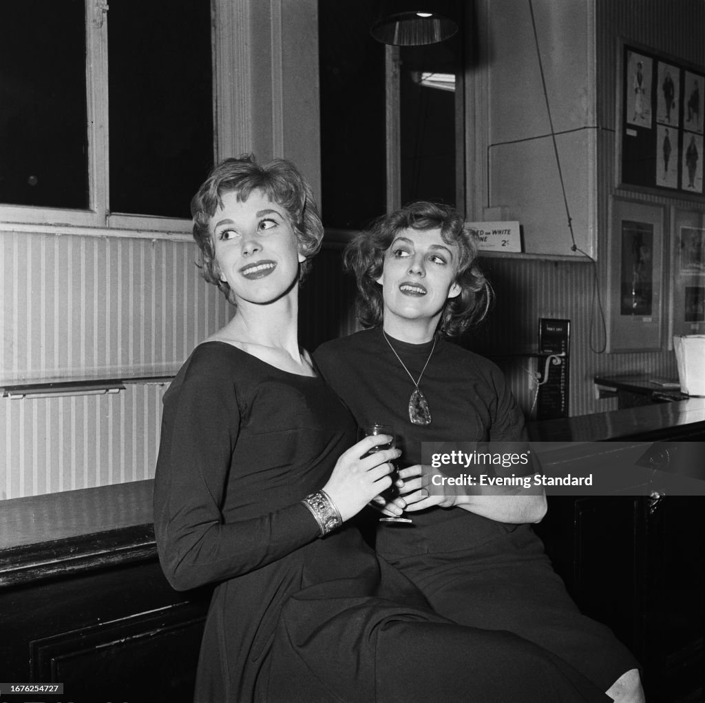 Actresses Wendy Craig And Avril Elgar April 24th 1958 Craig And News Photo Getty Images