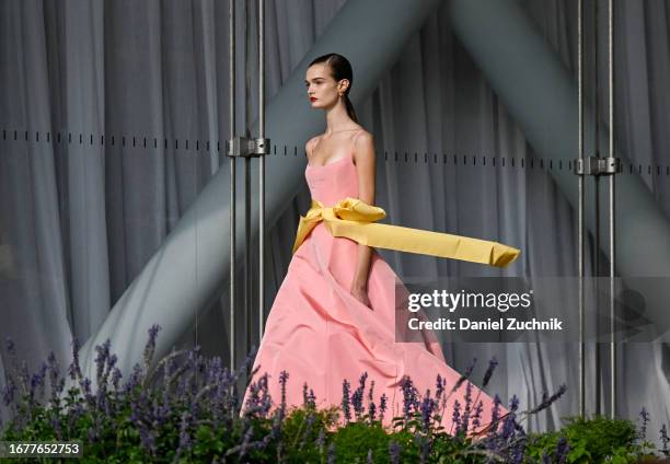 Lulu Tenney Photos And Premium High Res Pictures Getty Images