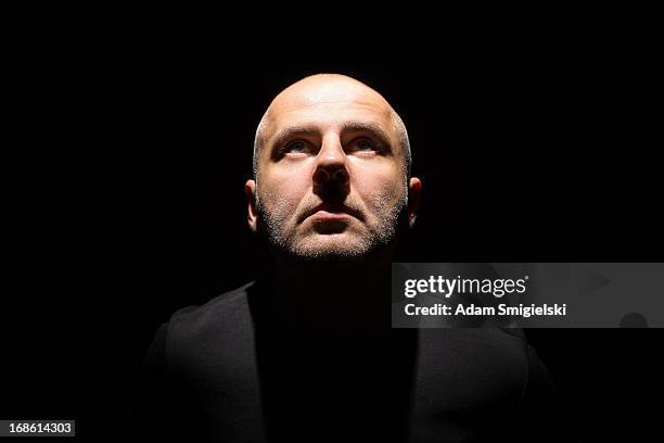 Bald Head Shadow Fotografías E Imágenes De Stock Getty Images