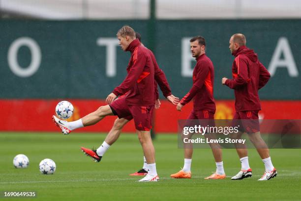 Rasmus Hojlund Photos and Premium High Res Pictures - Getty Images Rasmus Hojlund Photos and Premium High Res Pictures - Getty Images