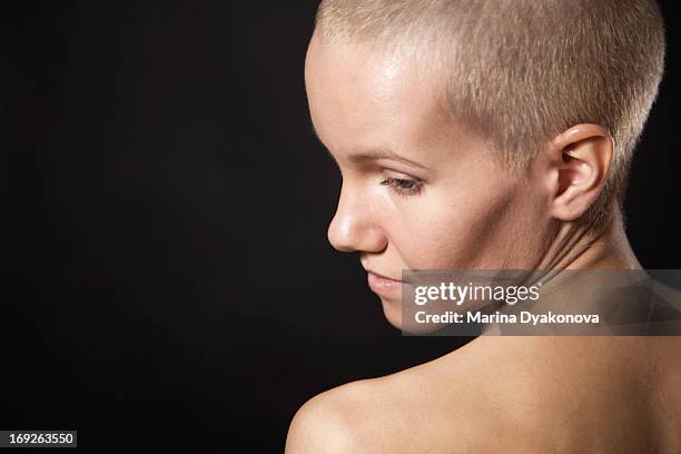 Woman Buzz Cut Profile Fotografías E Imágenes De Stock Getty Images