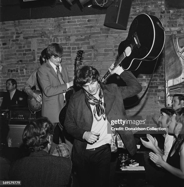 Gibson Everly Brothers Photos And Premium High Res Pictures Getty Images