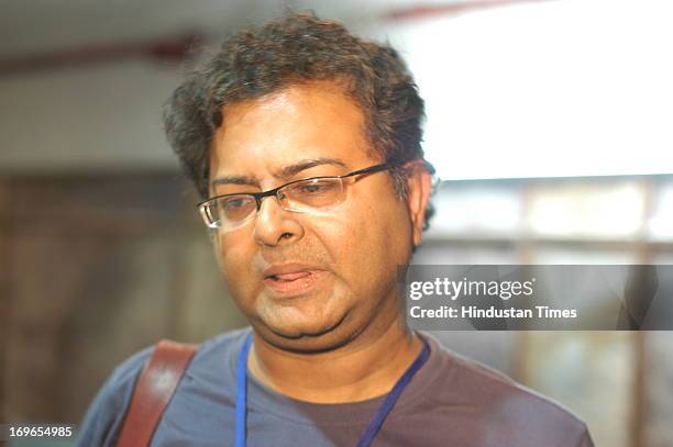 File Photo Of Bengali Filmmaker Rituparno Ghosh Photos and Premium High ... File Photo Of Bengali Filmmaker Rituparno Ghosh Photos and Premium High ...