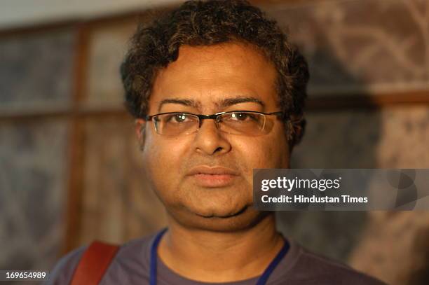 File Photo Of Bengali Filmmaker Rituparno Ghosh Photos and Premium High ... File Photo Of Bengali Filmmaker Rituparno Ghosh Photos and Premium High ...