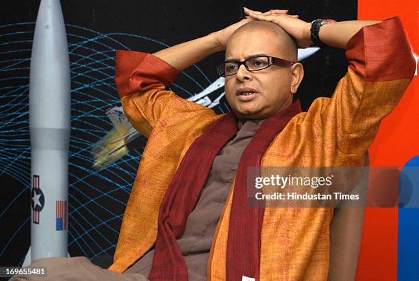 File Photo Of Bengali Filmmaker Rituparno Ghosh Photos and Premium High ... File Photo Of Bengali Filmmaker Rituparno Ghosh Photos and Premium High ...