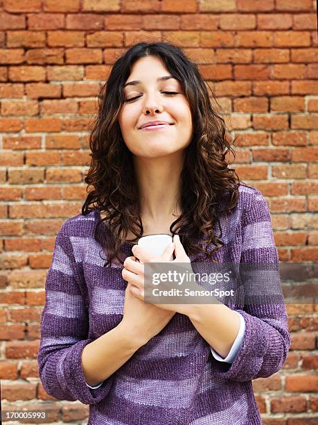 Bare Chested Girls 個照片及圖片檔 Getty Images