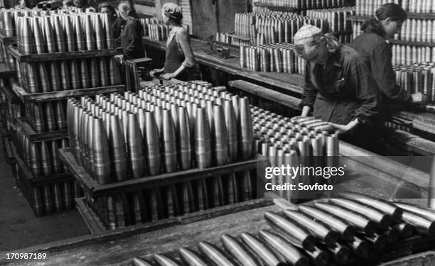 920 World War Ii Women Factory Stock Photos, High-Res Pictures, and ... 920 World War Ii Women Factory Stock Photos, High-Res Pictures, and ...