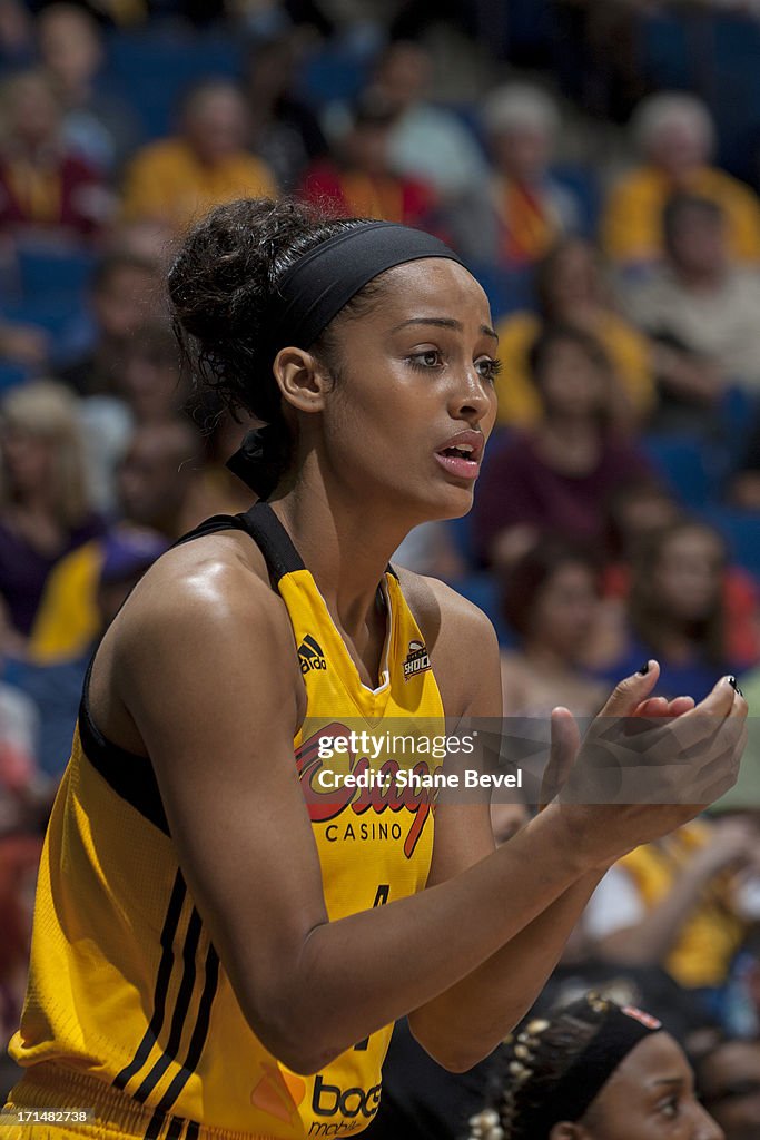 Skylar Diggins Of The Tulsa Shock Claps During The Game Against The