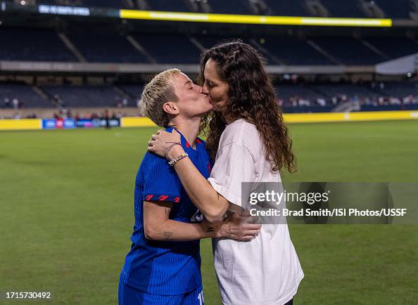 Megan Rapinoe Of The United States Kisses Her Fiancé Sue Bird During News Photo Getty Images