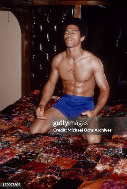 Jim Kelly Martial Artist Photos And Premium High Res Pictures Getty Images