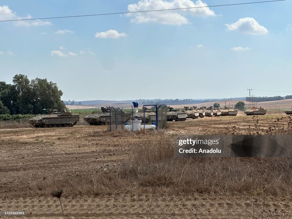 Israeli Army Deploy Dozens Of Tanks And Armored Vehicles To The Gaza