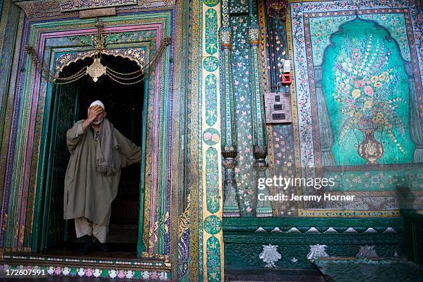 Shah Hamdan Shrine Photos Et Images De Collection Getty Images