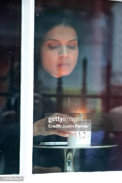 Akshata Murty Wife Of Uk Prime Minister Rishi Sunak Lights A Candle