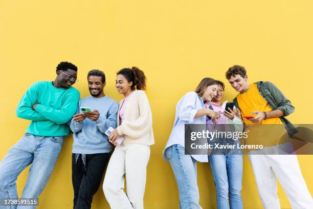 College Students Cell Phones Background Photos and Premium High Res ... College Students Cell Phones Background Photos and Premium High Res ...