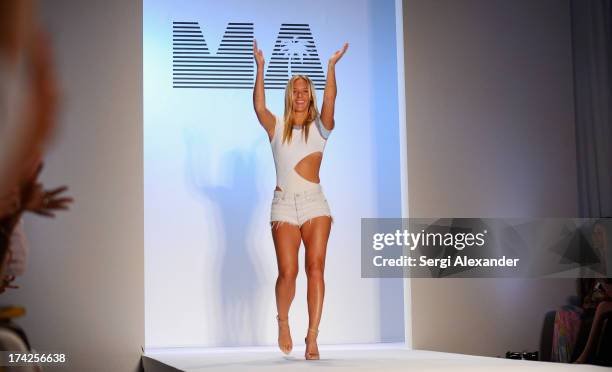 Cassandra Kellogg Photos And Premium High Res Pictures Getty Images