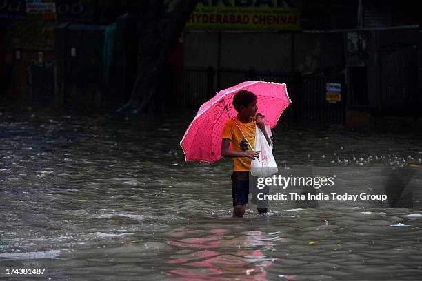 Heavy Rains Lash Mumbai Water Logging In Many Areas Photos And Premium