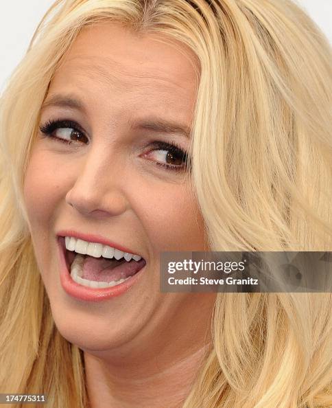 Britney Spears Arrives At The Smurfs 2 Los Angeles Premiere At