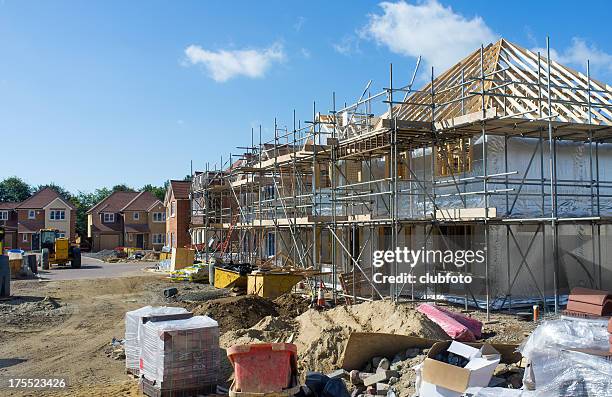 How to Choose Between Different Wall Construction Techniques in the UK