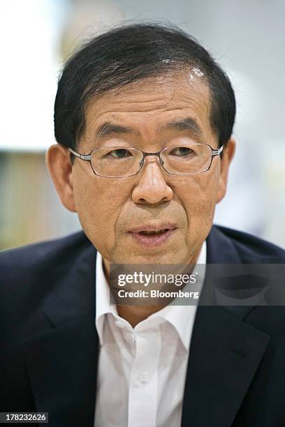 Seoul Mayor Park Won Soon Interview Photos Et Images De Collection