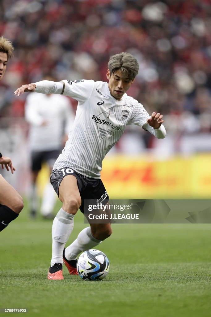 Yuya OSAKO of Vissel Kobe in action during the J.LEAGUE Meiji Yasuda ... Yuya OSAKO of Vissel Kobe in action during the J.LEAGUE Meiji Yasuda ...