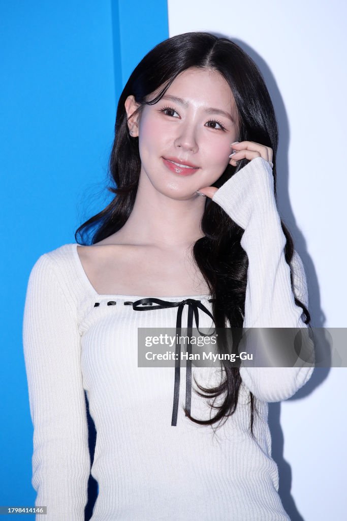Miyeon Aka Mi Yeon Of Girl Group I Dle Is Seen At The Mackiss Company Nachrichtenfoto Getty