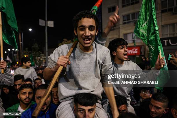 Palestinians Cheer Photos and Premium High Res Pictures - Getty Images Palestinians Cheer Photos and Premium High Res Pictures - Getty Images
