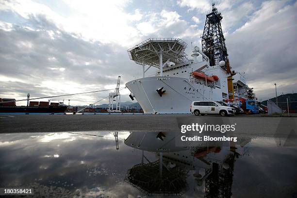 Chikyu Deep Sea Drilling Vessel Media Tour Fotografías e imágenes de ... Chikyu Deep Sea Drilling Vessel Media Tour Fotografías e imágenes de ...
