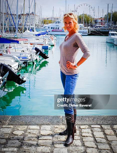 A Tort Ou A Raison Photos And Premium High Res Pictures Getty Images