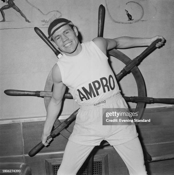 Terry Downes Boxer Photos and Premium High Res Pictures - Getty Images Terry Downes Boxer Photos and Premium High Res Pictures - Getty Images