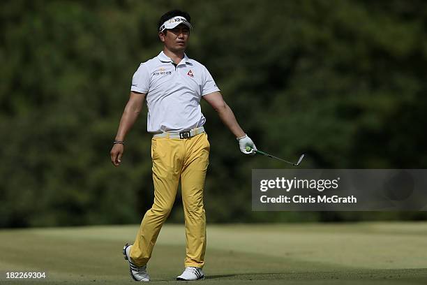 382 Yang Yong Eun Photos And High Res Pictures Getty Images