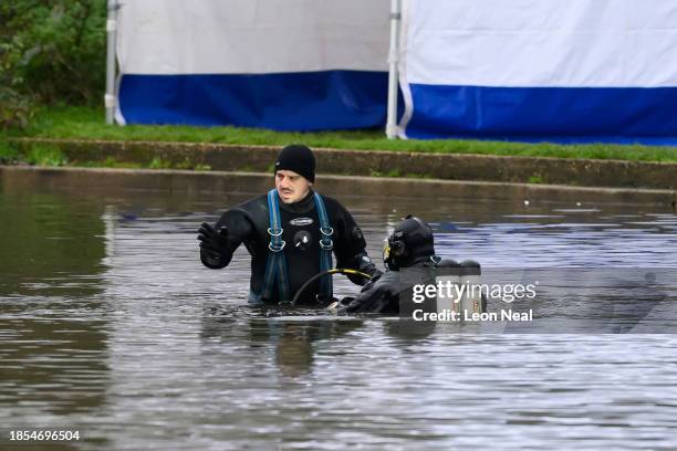 Spotting Woman Photos And Premium High Res Pictures Getty Images