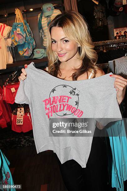 85 Lindsey Gort Handprint Ceremony At Planet Hollywood Times Square