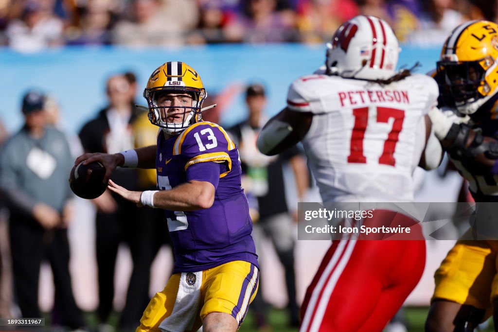 Lsu Tigers Quarterback Garrett Nussmeier Passes The Ball During The