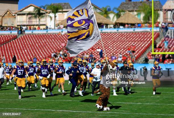 Wisconsin Lsu Photos and Premium High Res Pictures - Getty Images Wisconsin Lsu Photos and Premium High Res Pictures - Getty Images