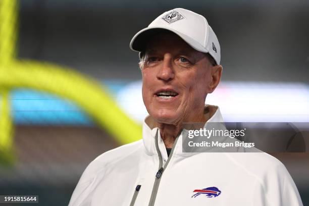 Jim Kelly Photos Photos And Premium High Res Pictures Getty Images