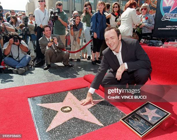221 Walk Of Fame Star For Kevin Spacey Stock Photos, High-Res Pictures ... 221 Walk Of Fame Star For Kevin Spacey Stock Photos, High-Res Pictures ...