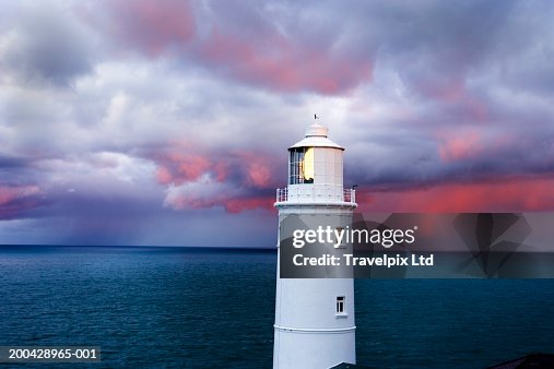 Uk Cornwall Trevose Head Lighthouse Under Cloudy Sky Sunrise Stock-Foto ... Uk Cornwall Trevose Head Lighthouse Under Cloudy Sky Sunrise Stock-Foto ...