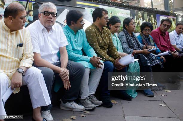 191 photos et images haute résolution de Dola Sen - Getty Images 191 photos et images haute résolution de Dola Sen - Getty Images