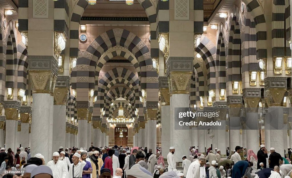 Muslims From All Over The World Visit Al Masjid An Nabawi Before The