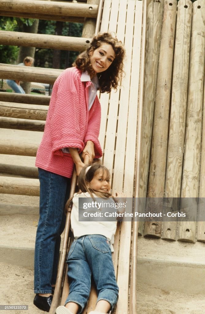 American Actress And Model Marisa Berenson With Her Daughter Starlite