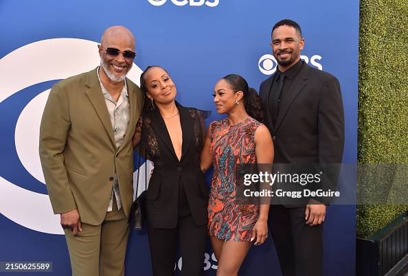 Damon Wayans, Essence Atkins, Tetona Jackson and Damon Wayans Jr. at ... Damon Wayans, Essence Atkins, Tetona Jackson and Damon Wayans Jr. at ...
